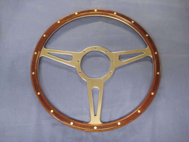 MGB 15 INCH WOODEN STEERING WHEEL & BOS GT ROADSTER